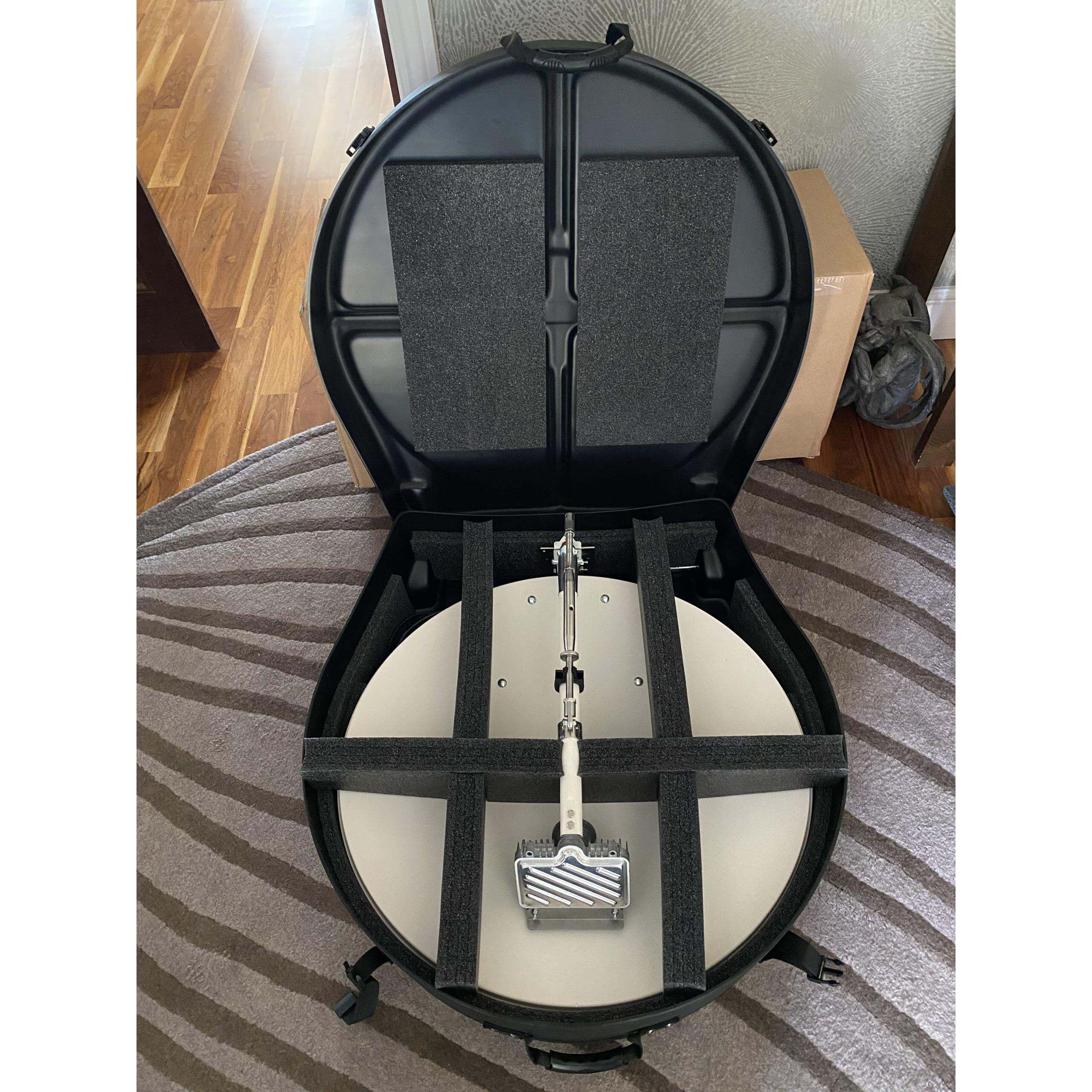 NEW LOW COST MANUAL KA BAND FLYAWAY SYSTEM - AKD Sat-Comm